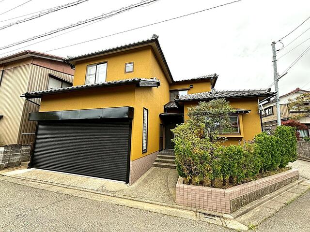 【8100.jp(ハトマル.ジェイピー)】石川県小松市育成町の 6LDK 中古一戸建