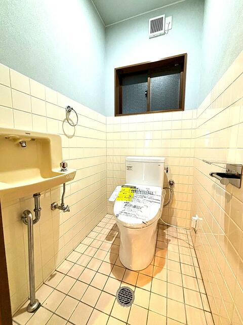 【8100.jp(ハトマル.ジェイピー)】石川県小松市育成町の 6LDK 中古一戸建