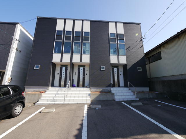 【8100.jp(ハトマル.ジェイピー)】石川県かほく市白尾の 海岸通り 110 2LDK アパート