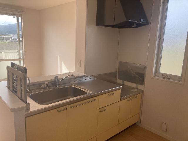 【ハトマークサイト】福岡県田川市大字弓削田の スウィートドミールDM 201 2LDK アパート