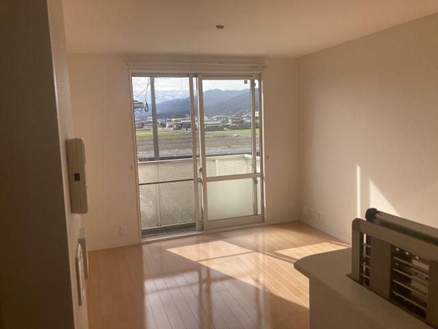 【ハトマークサイト】福岡県田川市大字弓削田の スウィートドミールDM 201 2LDK アパート